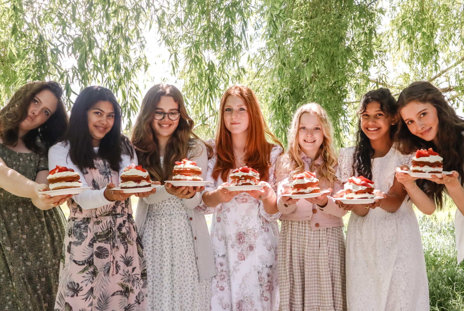 Beautiful Spring Picnic Ideas - Gathering Glee